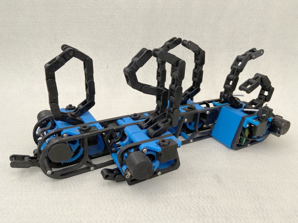 Get the time from GETULA, a modular chain link clock — PMD Way