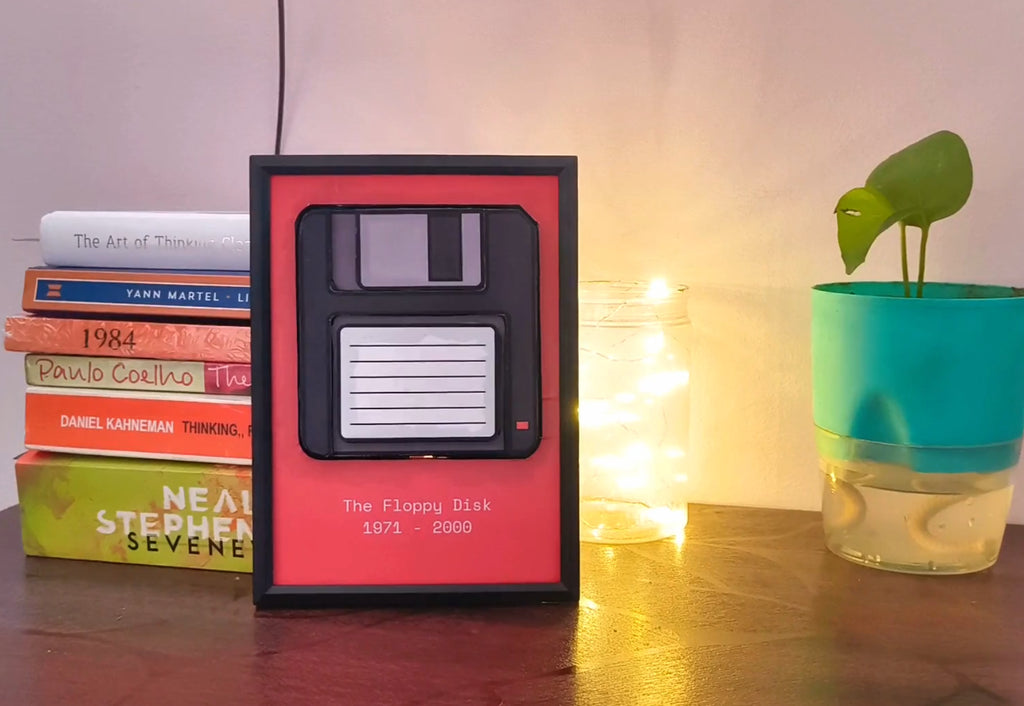 A Beautiful Retro Floppy Disk Picture Frame With a Secret Auto-save Fe ...